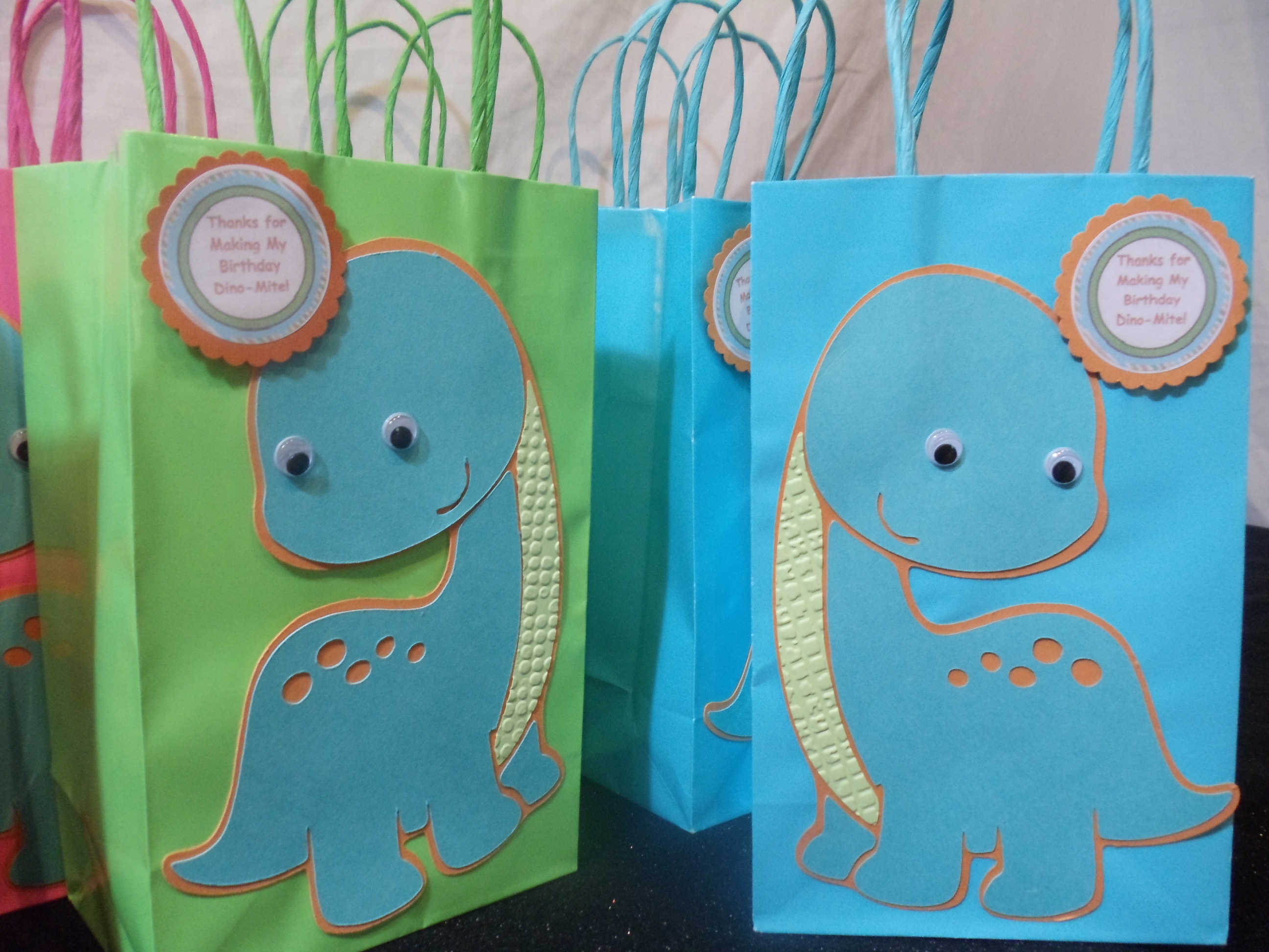 Dinosaur Goodie Bags on Luulla